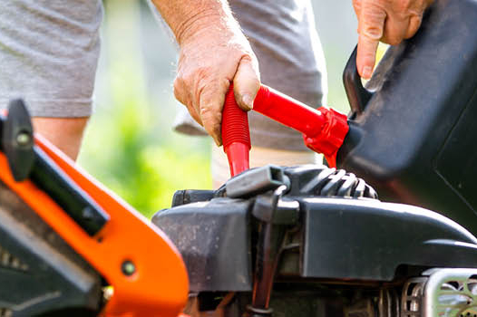 Rsenmäher tanken: DIY Bau- und Heimwerkermarkt